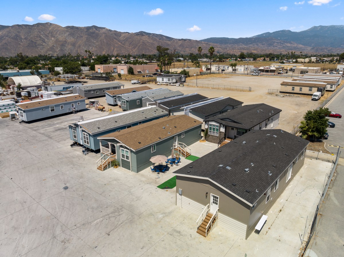 433 Construction - Ambassador Manufactured Homes